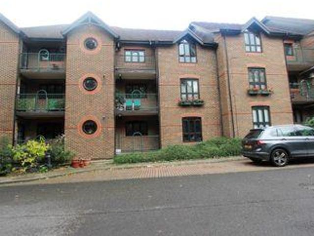 2 Bedrooms Flat for rent in Sheet Street, Windsor SL4
