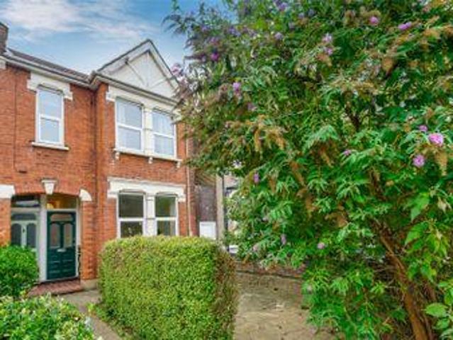 2 Bedrooms Flat for rent in Shelbourne Road, London N17
