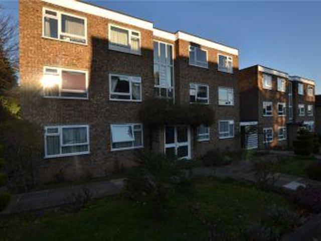 2 Bedrooms Flat for rent in Sheldon Court, Warwick Road, Barnet EN5