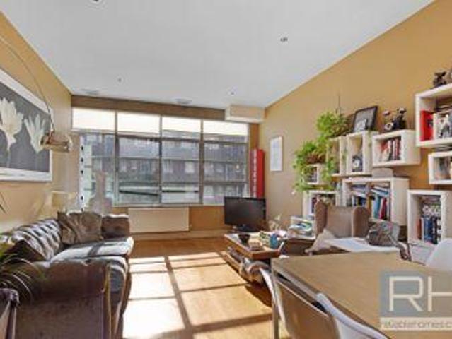 2 Bedrooms Flat for rent in Shepherdess Walk, London N1