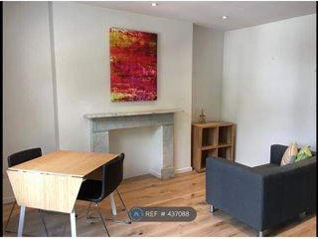 2 Bedrooms Flat for rent in Shepherds Bush Road, London W6
