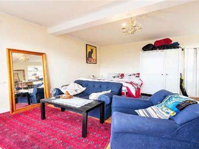 2 Bedrooms Flat for rent in Shepherds Bush Road, London W6
