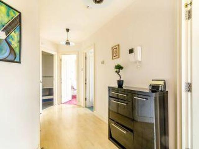 2 Bedrooms Flat for rent in Sherman Road, Bromley BR1