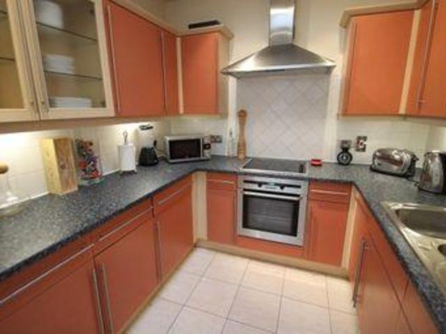 2 Bedrooms Flat for rent in Sherman Road, Bromley BR1