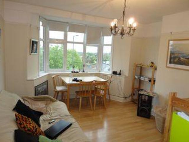 2 Bedrooms Flat for rent in Sherwood Hall, East End Road, East Finchley N2