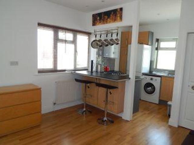 2 Bedrooms Flat for rent in Sherwood Road, Didcot OX11