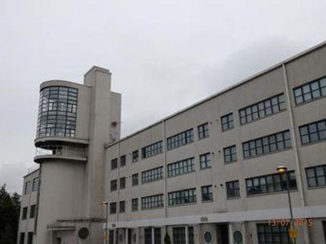 2 Bedrooms Flat for rent in Shieldhall Road, Govan, Glasgow G51