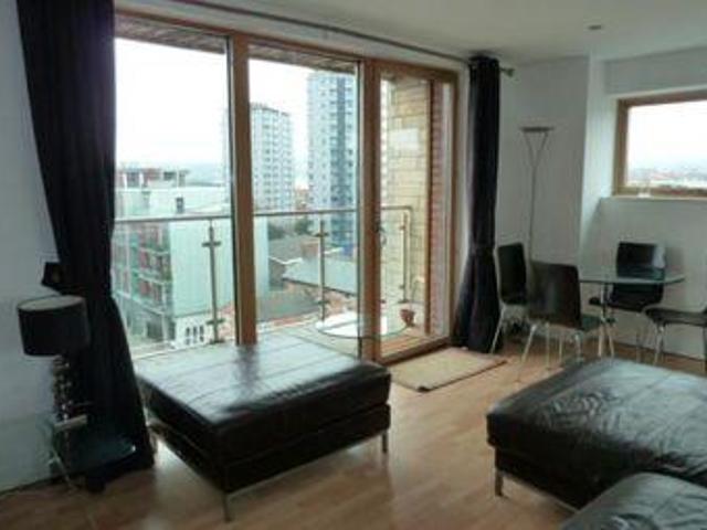2 Bedrooms Flat for rent in Shire House, Napier Street, Sheffield, South Yorkshire S11