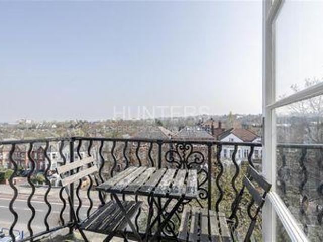 2 Bedrooms Flat for rent in Shoot Up Hill, London NW2
