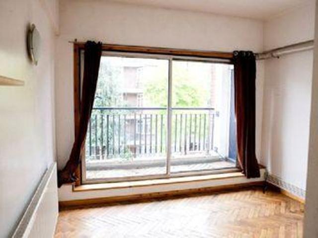 2 Bedrooms Flat for rent in Shore Road, London E9