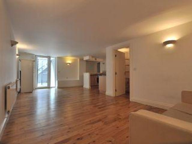 2 Bedrooms Flat for rent in Shore Road, London E9