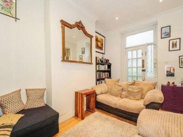 2 Bedrooms Flat for rent in Shroton Street, London NW1