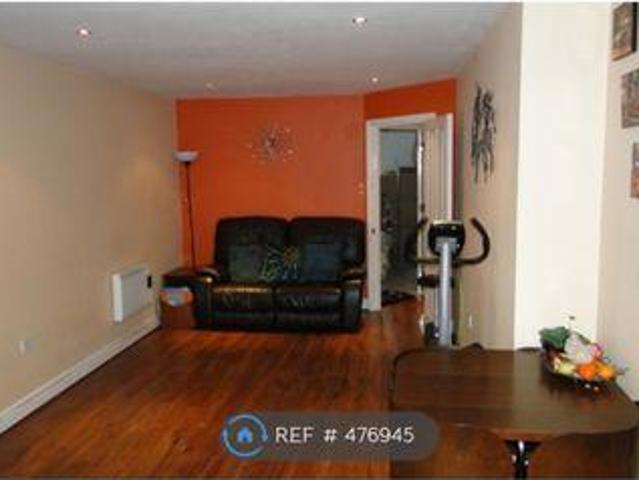 2 Bedrooms Flat for rent in Sixpenny Court, Barking IG11