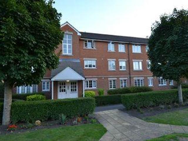 2 Bedrooms Flat for rent in Sigrist Square, Kingston Upon Thames, Surrey KT2