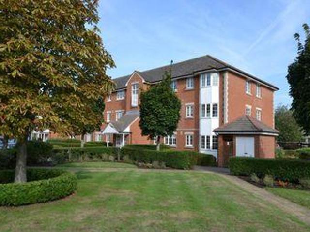 2 Bedrooms Flat for rent in Sigrist Square, Kingston Upon Thames, Surrey KT2