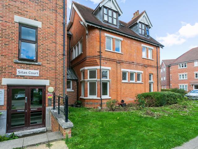 2 Bedrooms Flat for Rent in Silas Court, WD17 | Foxtons