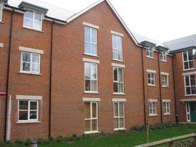 2 Bedrooms Flat for rent in Silver Street, Reading RG1