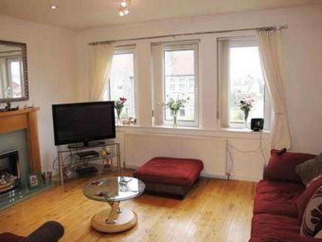 2 Bedrooms Flat for rent in Silverknowes Crescent, Edinburgh EH4