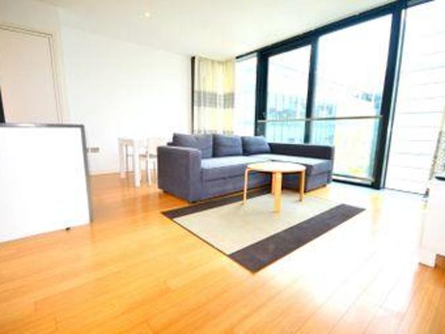 2 Bedrooms Flat for rent in Simpson Loan, Meadows, Edinburgh EH3