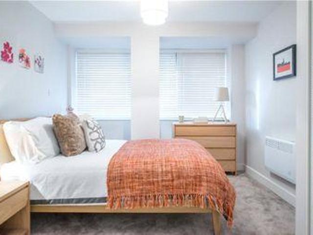 2 Bedrooms Flat for rent in Singleton Street, Bradford BD1
