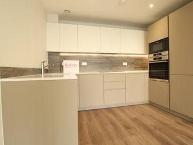 2 Bedrooms Flat for rent in Skylark, Newnton Close, London N4