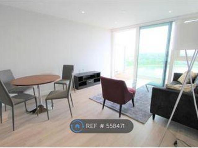 2 Bedrooms Flat for rent in Skylark Point, London N4