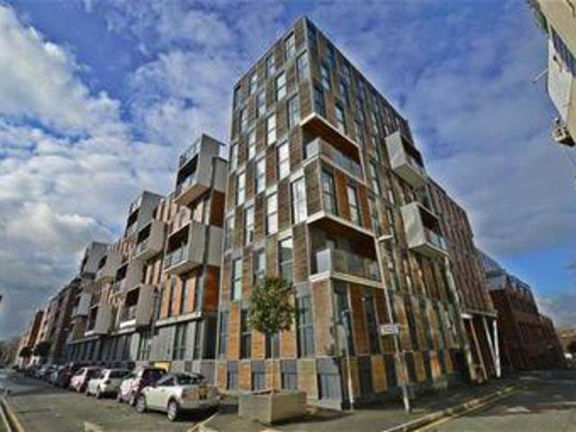 2 Bedrooms Flat for rent in Skyline Chambers, Ludgate Hill, Manchester M4