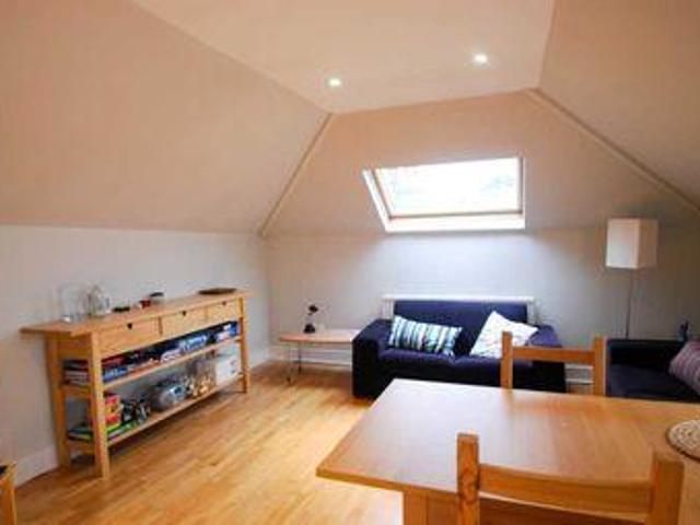 2 Bedrooms Flat for rent in Skardu Road, London NW2