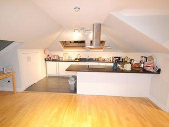 2 Bedrooms Flat for rent in Skardu Road, London NW2