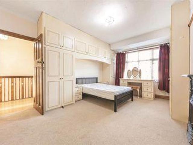 2 Bedrooms Flat for rent in Skeena Hill, London SW18