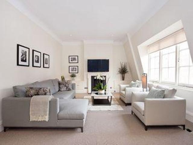 2 Bedrooms Flat for rent in Sloane Court East, Chelsea SW3