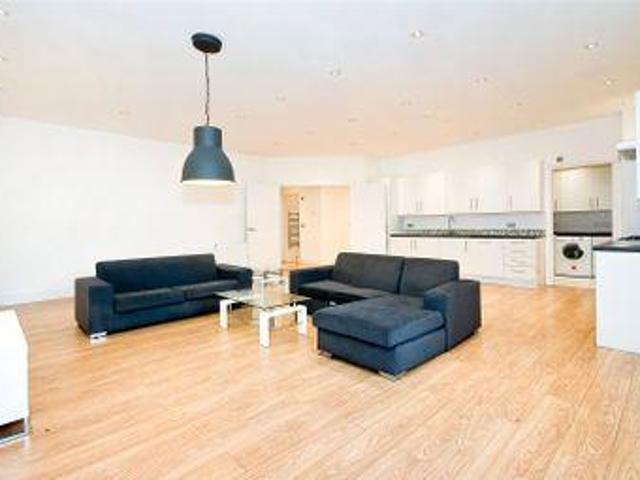2 Bedrooms Flat for rent in Spelman Street, London E1