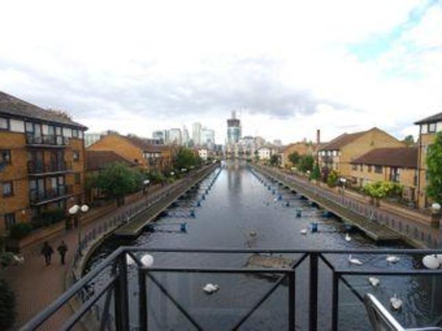 2 Bedrooms Flat for rent in Spindrift Avenue, London E14