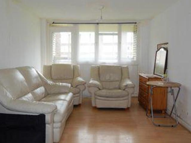 2 Bedrooms Flat for rent in Spitfire, Wiggins Mead, London NW9