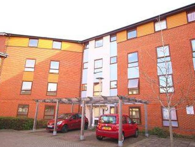 2 Bedrooms Flat for rent in Spottiswood Court, 3 Harry Close, Croydon CR0