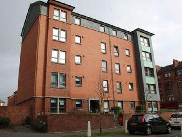 2 Bedrooms Flat for rent in Springfield Gardens, Denniston G31