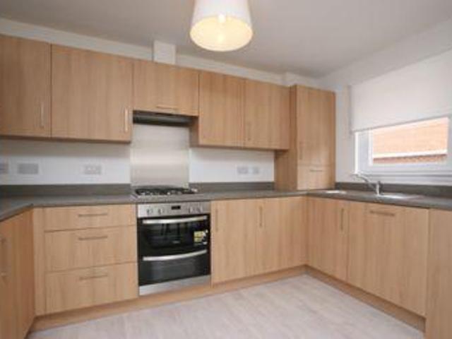 2 Bedrooms Flat for rent in Springfield Gardens, Parkhead G31