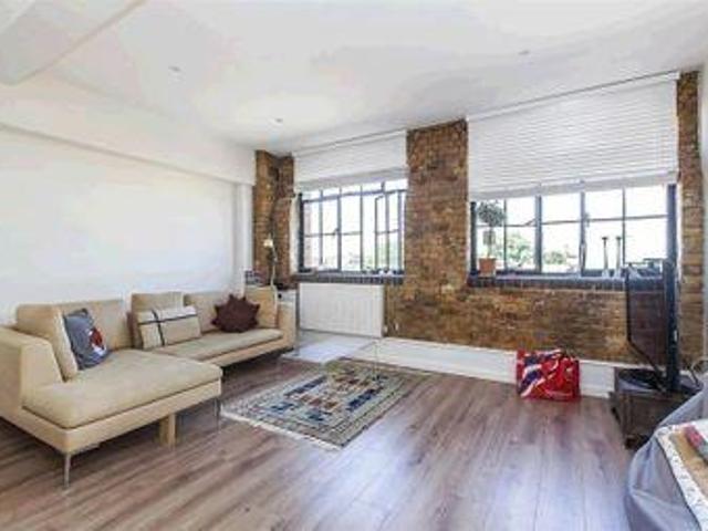 2 Bedrooms Flat for rent in Springfield House Tyssen Street, Dalston Junction, Dalston E8