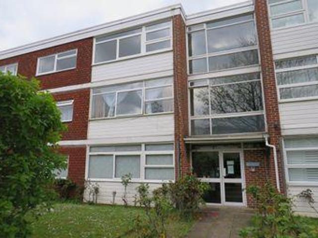 2 Bedrooms Flat for rent in Springfield Road, Wallington SM6