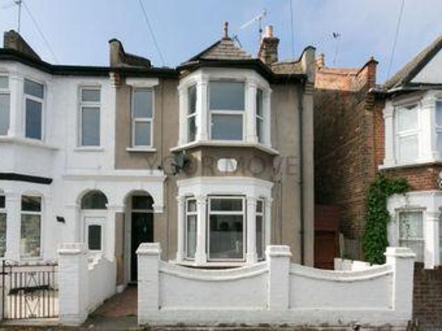 2 Bedrooms Flat for rent in Spruce Hills Road, Walthamstow, London E17