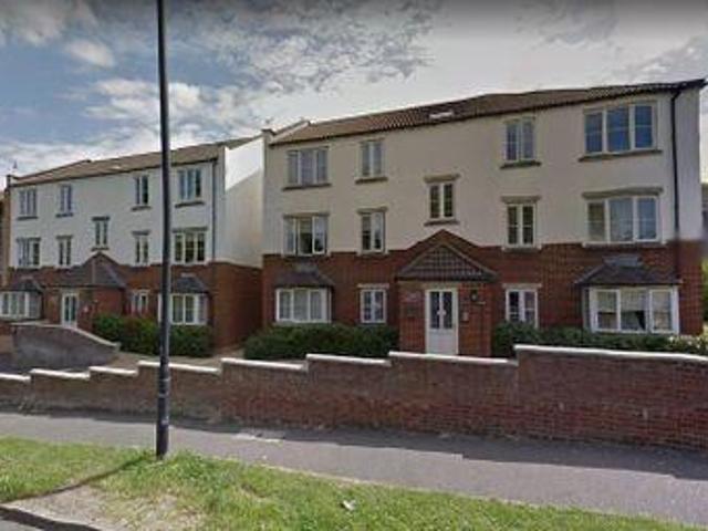 2 Bedrooms Flat for rent in Sturminster Road, Stockwood, Bristol BS14