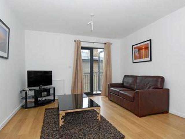 2 Bedrooms Flat for rent in Sturry Street, London E14
