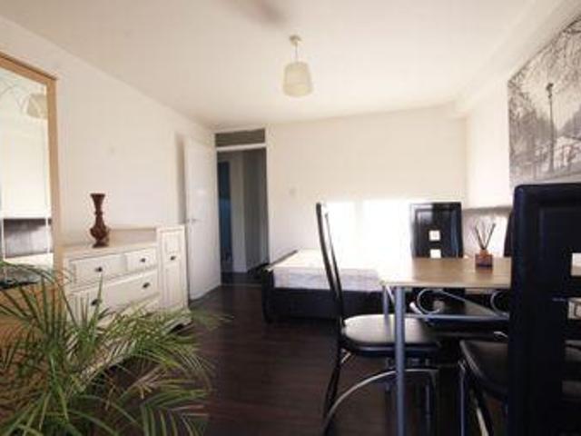 2 Bedrooms Flat for rent in Sturrock Close, Harringey N15