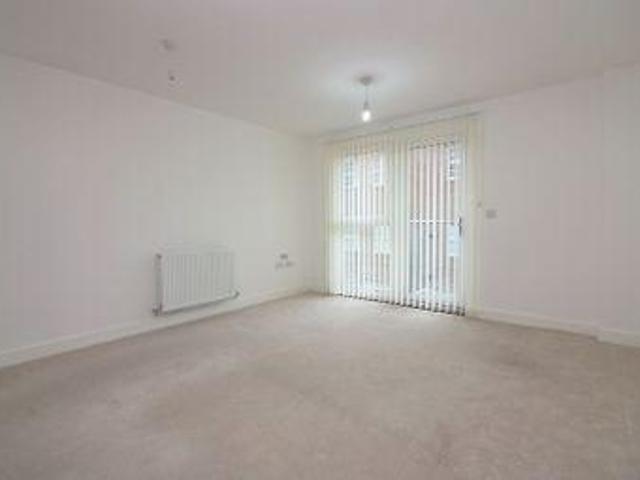 2 Bedrooms Flat for rent in St Andrews House, Dagenham RM8