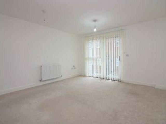 2 Bedrooms Flat for rent in St Andrews House, Dagenham RM8
