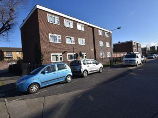 2 Bedrooms Flat for rent in St. Anns, Barking IG11
