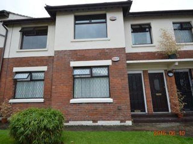 2 Bedrooms Flat for rent in St. Albans Terrace, Manchester M8