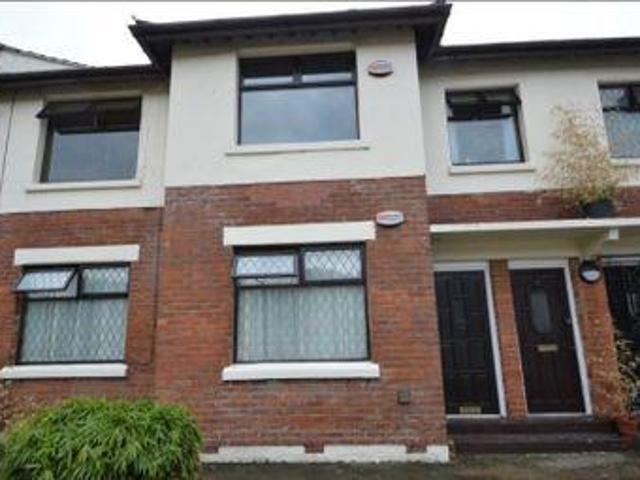 2 Bedrooms Flat for rent in St. Albans Terrace, Manchester M8