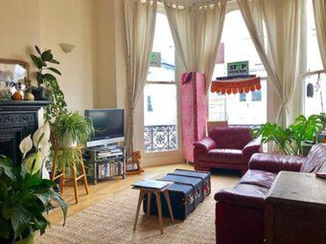 2 Bedrooms Flat for rent in St. Aubyns, Hove BN3