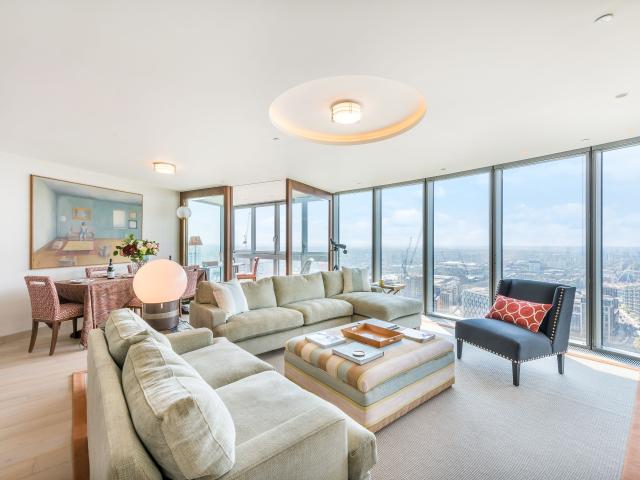 2 Bedrooms Flat for Rent in St George Wharf | Foxtons